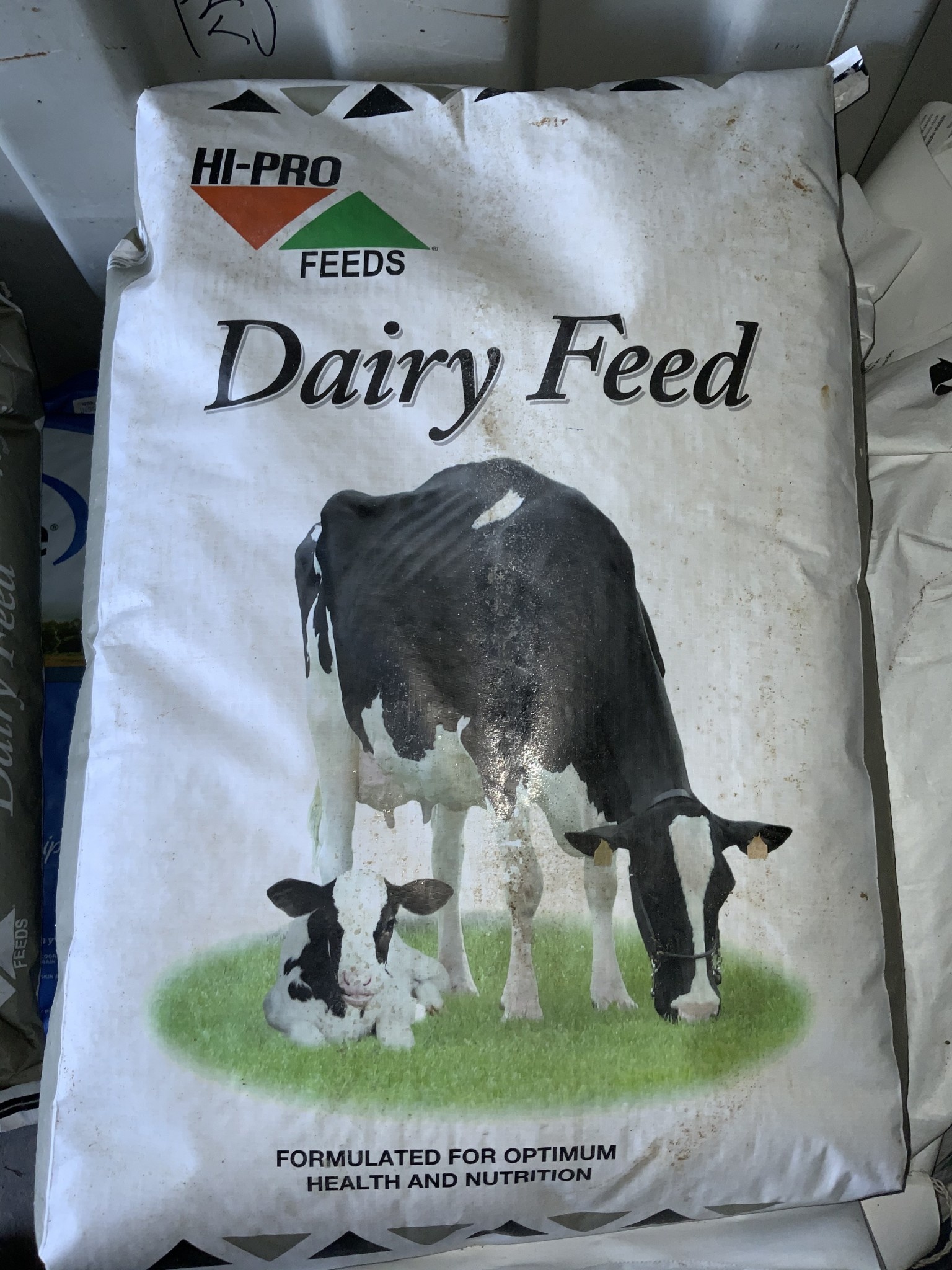 16% Hi-Pro Dairy Cow Ration 20 KG BAG - TEXTURED - 13336355 (C-CAN ...