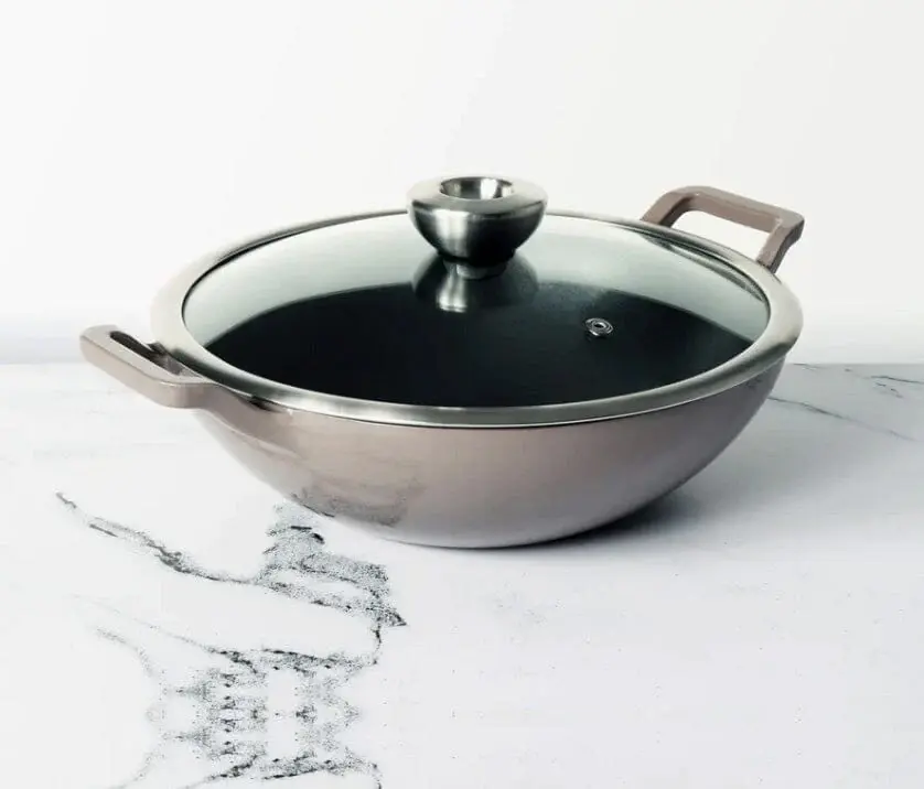 Wok en fonte émaillée avec couvercle 26 cm Meyer - Boutique Chapman