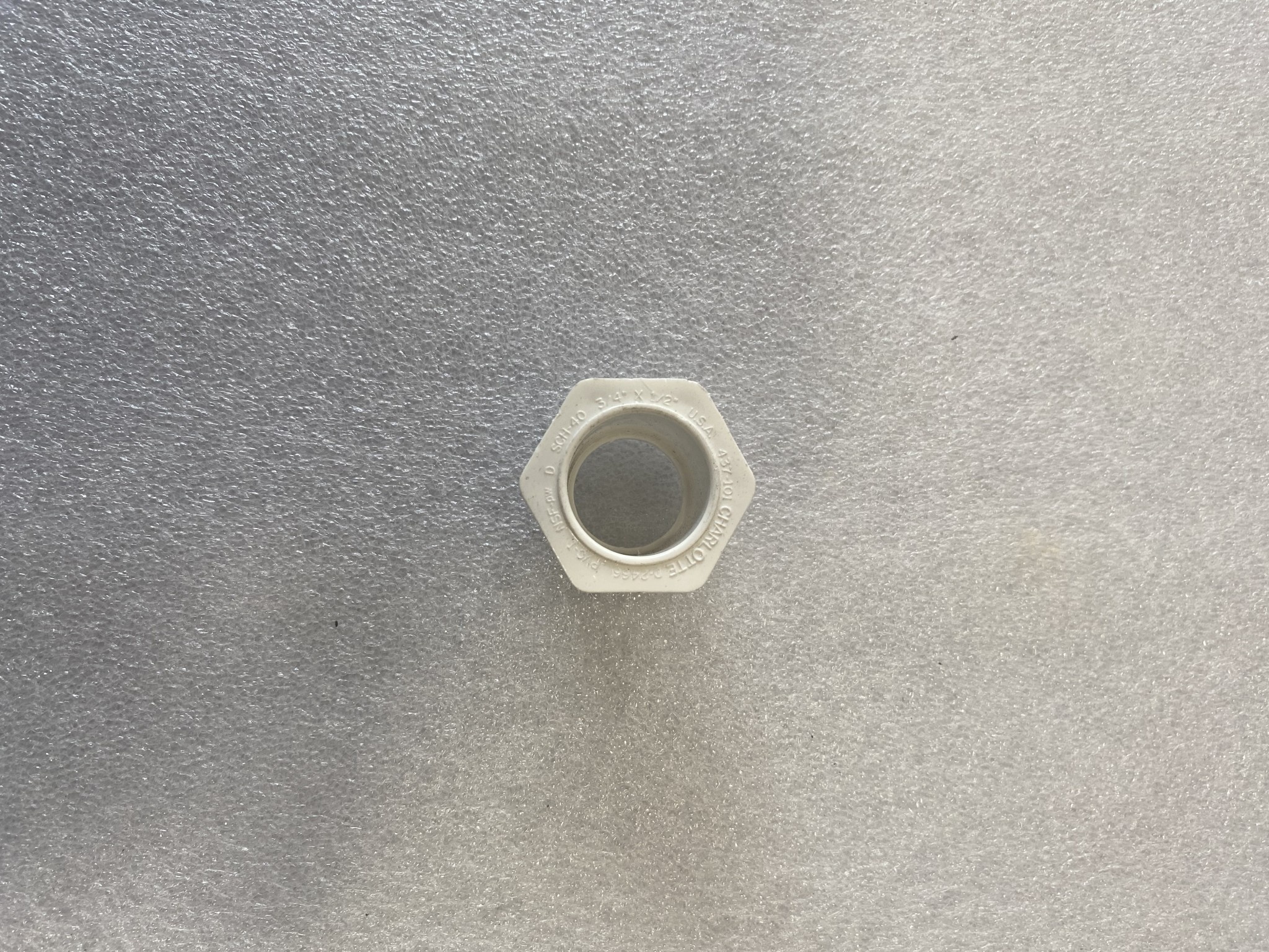 REDUCIDO BUSHING 3/4-1/2 PVC SCH40- C2107 - Lumbra Inc