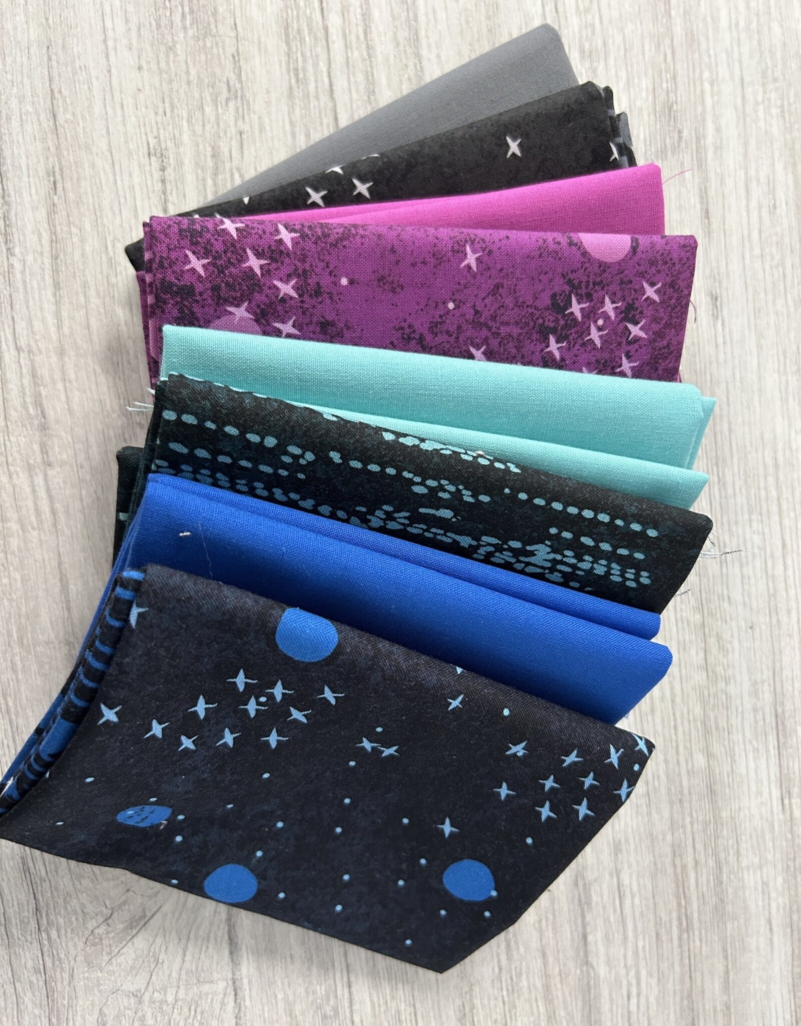 Four Seasons Fat Quarter Bundle (8) - Dominion Sewing Centre & Studio