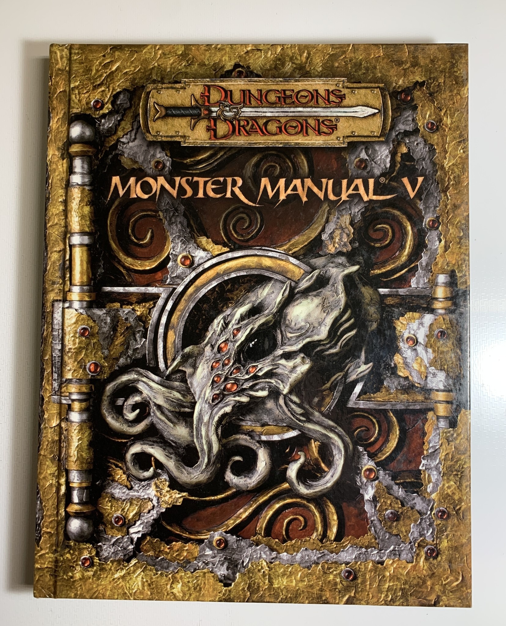 Dungeons & Dragons (3.5 Edition) - Monster Manual V (2007) - Usedgames.ca