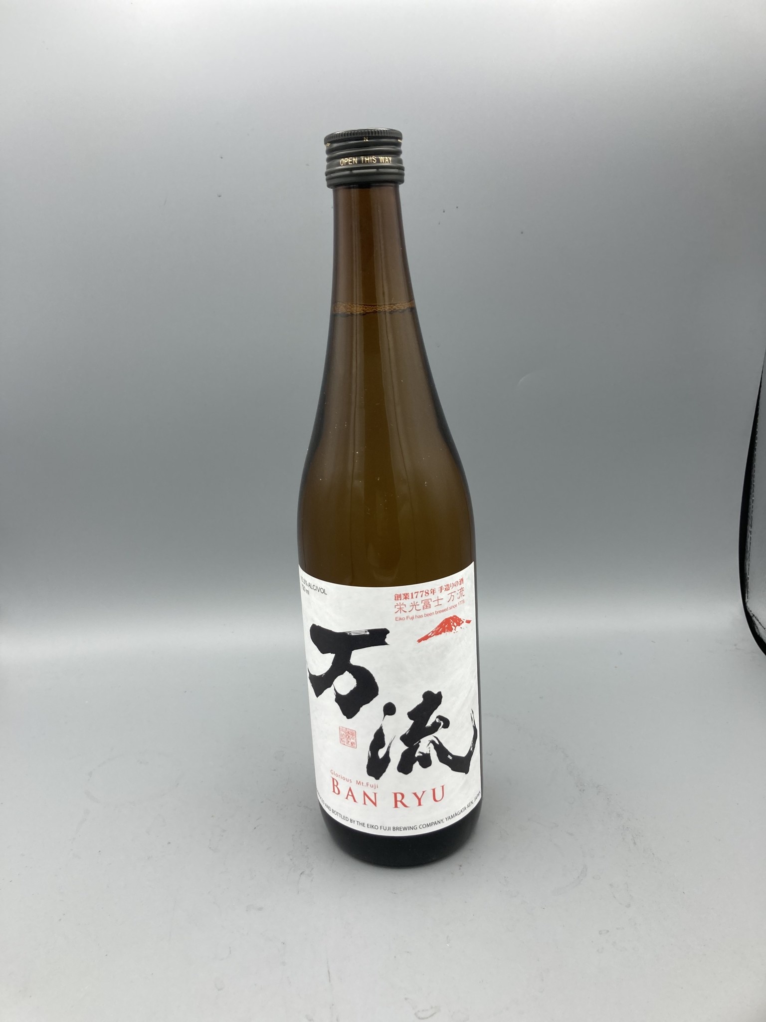 Eiko Fuji Ban Ryu sake Honjozo 15.3% abv 720ml - Holly Main liquor