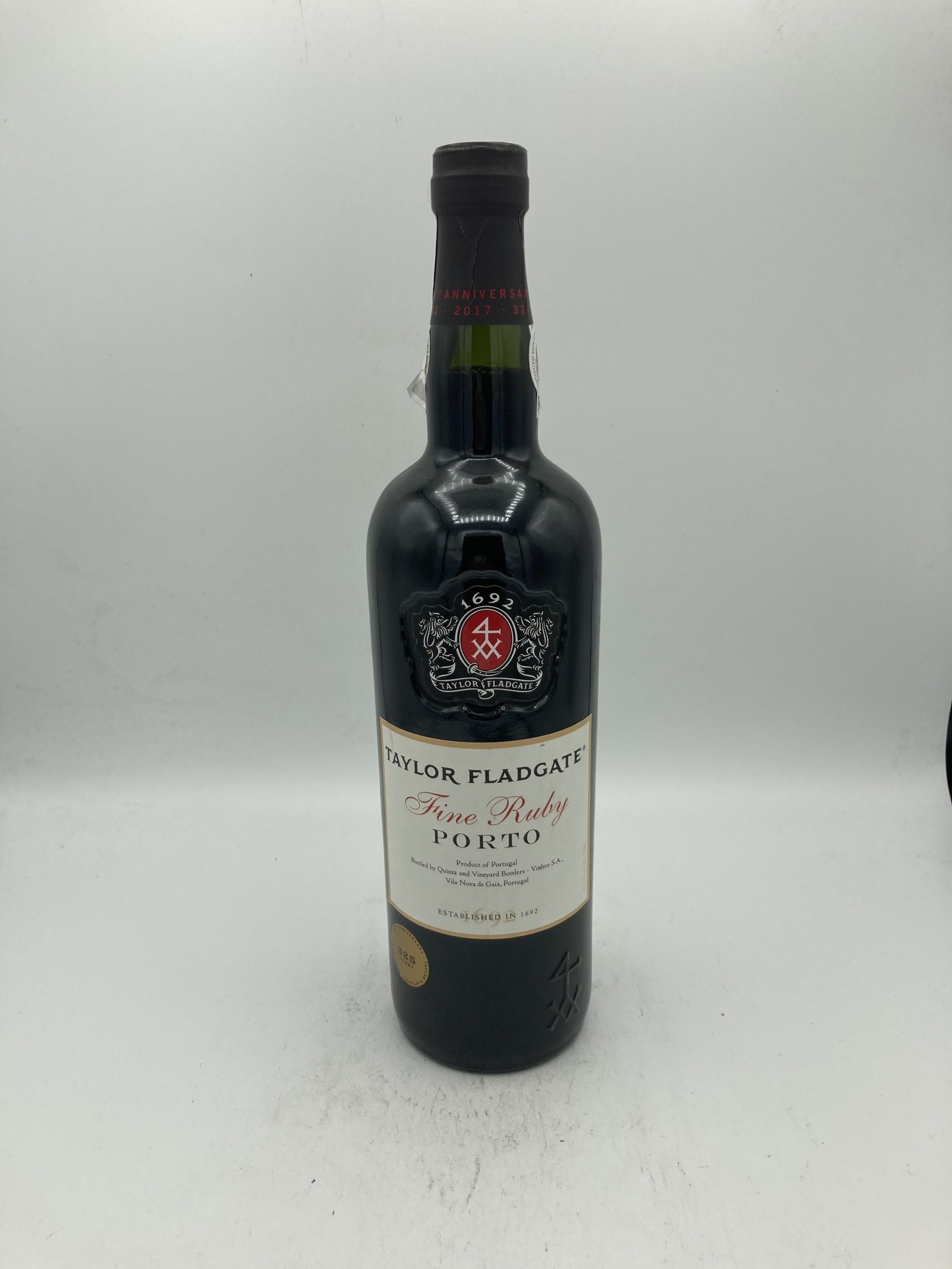 Taylor Fladgate fine ruby porto 20% abv 750ml - Holly Main liquor