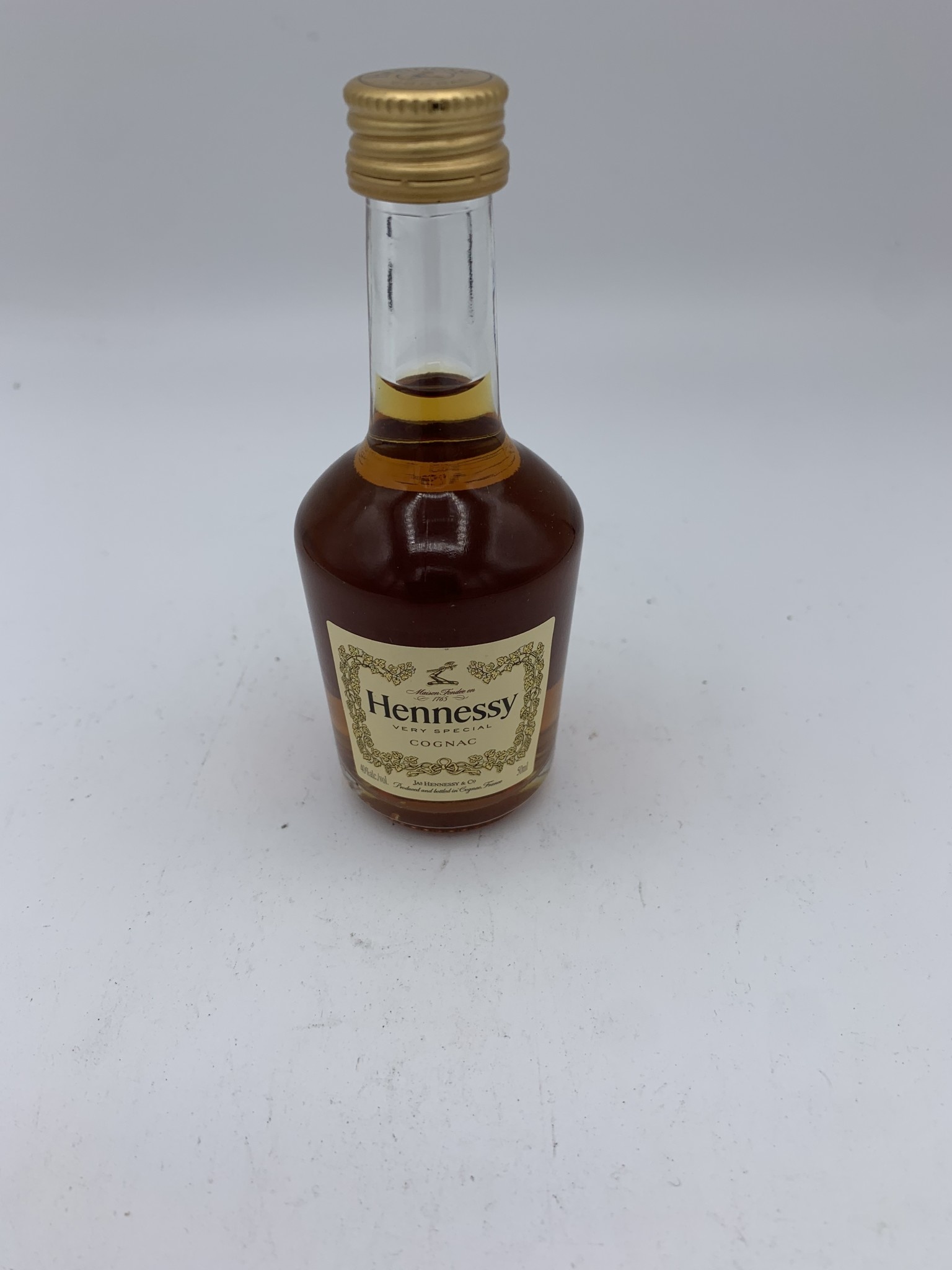 Hennessy cognac very special 40% abv 80 proof 50ml - Holly Main liquor