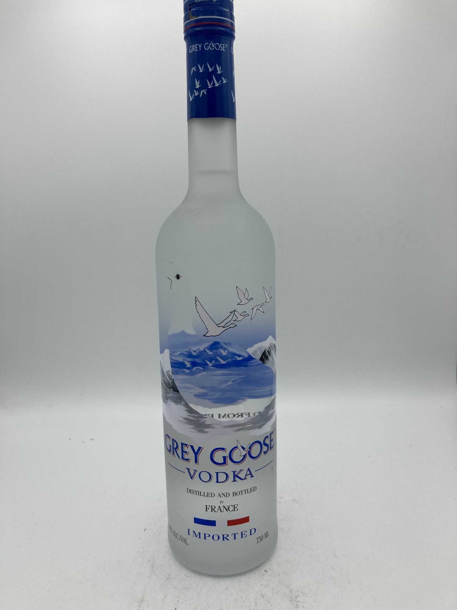 Grey goose vodka original 40% abv750ml - Holly Main liquor