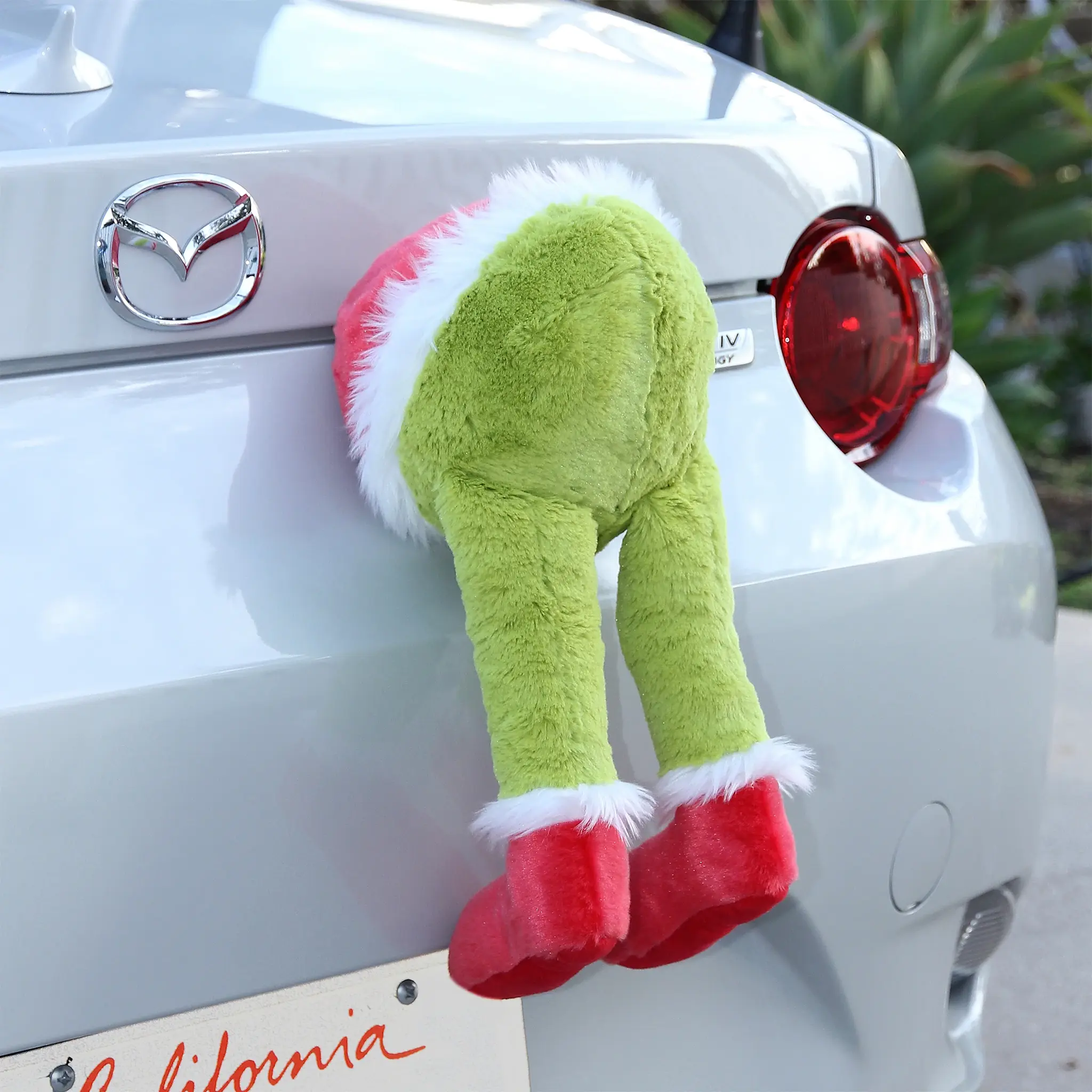 Hangin' Out Grinch 15" - Wit & Whimsy Toys