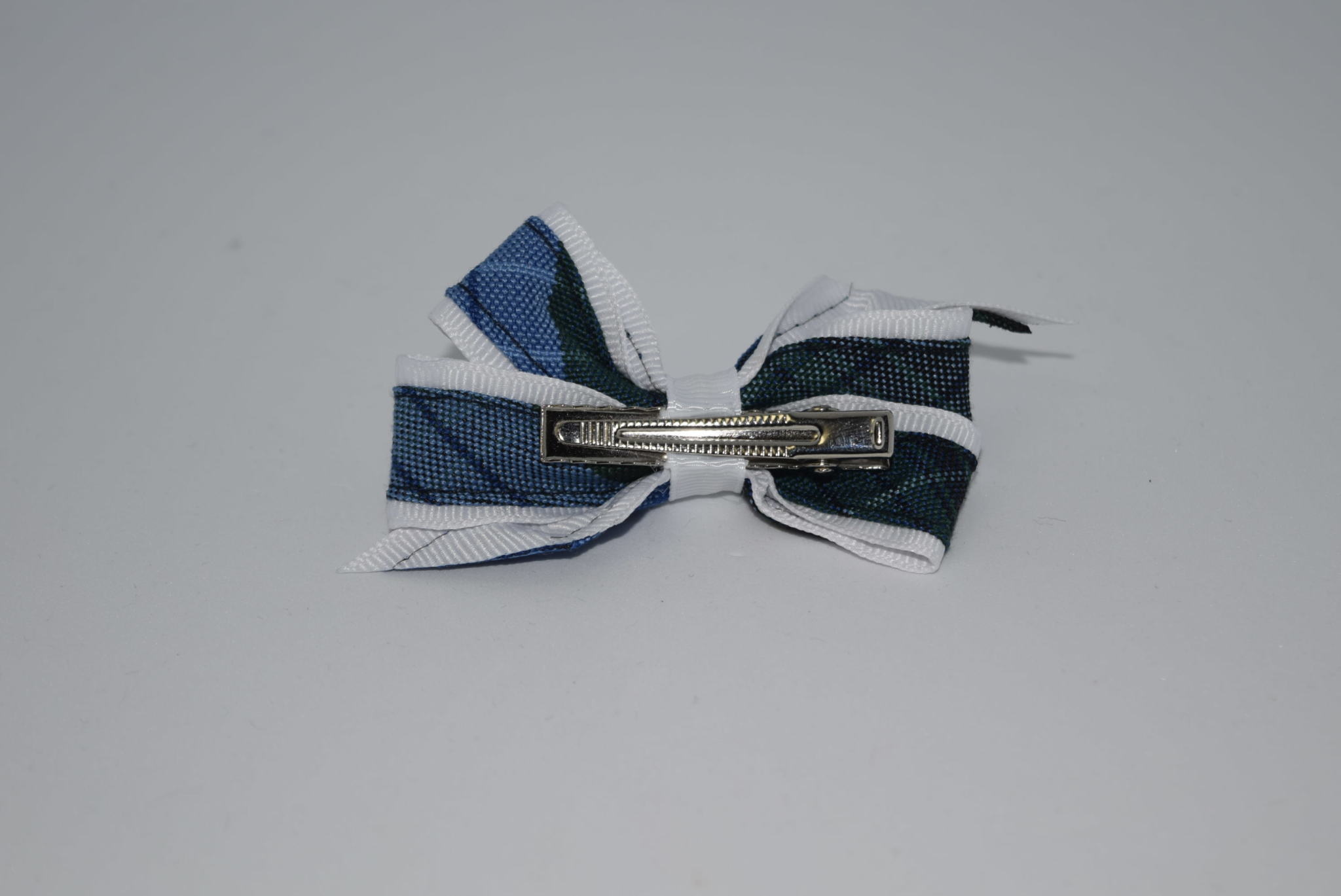 Mini Monarch Bow WHT P46 - The Uniform Store