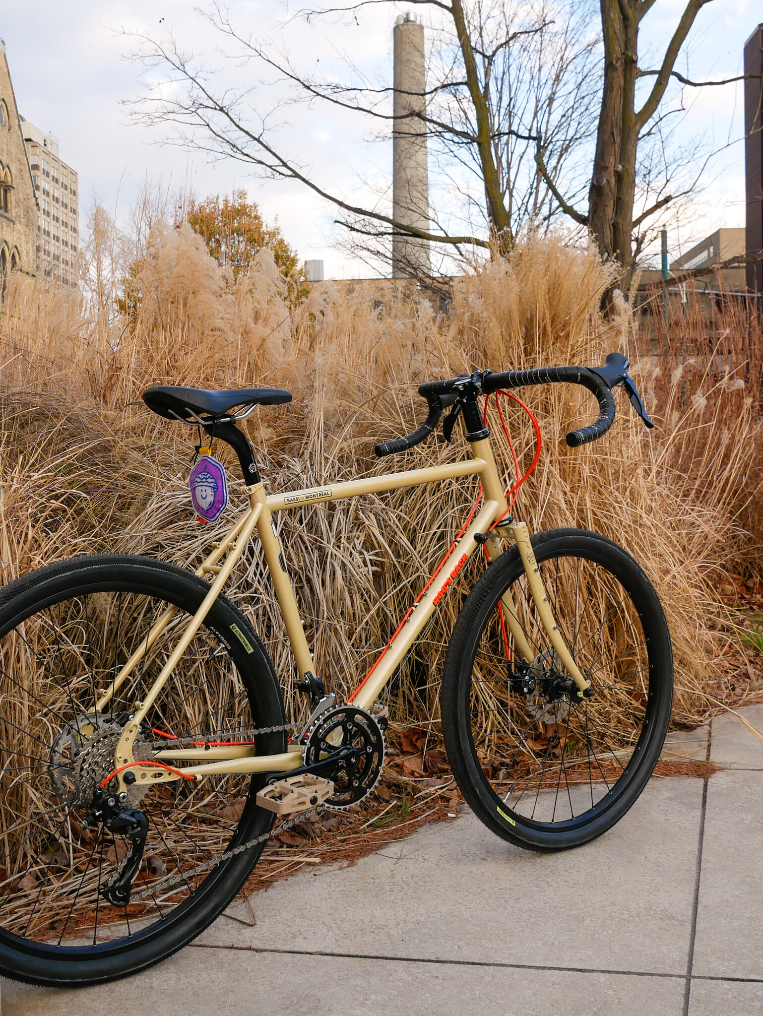 Urbane Custom Bassi Hog's Back Drop Bar Build 51cm 2x9 Sora 27.5 ...