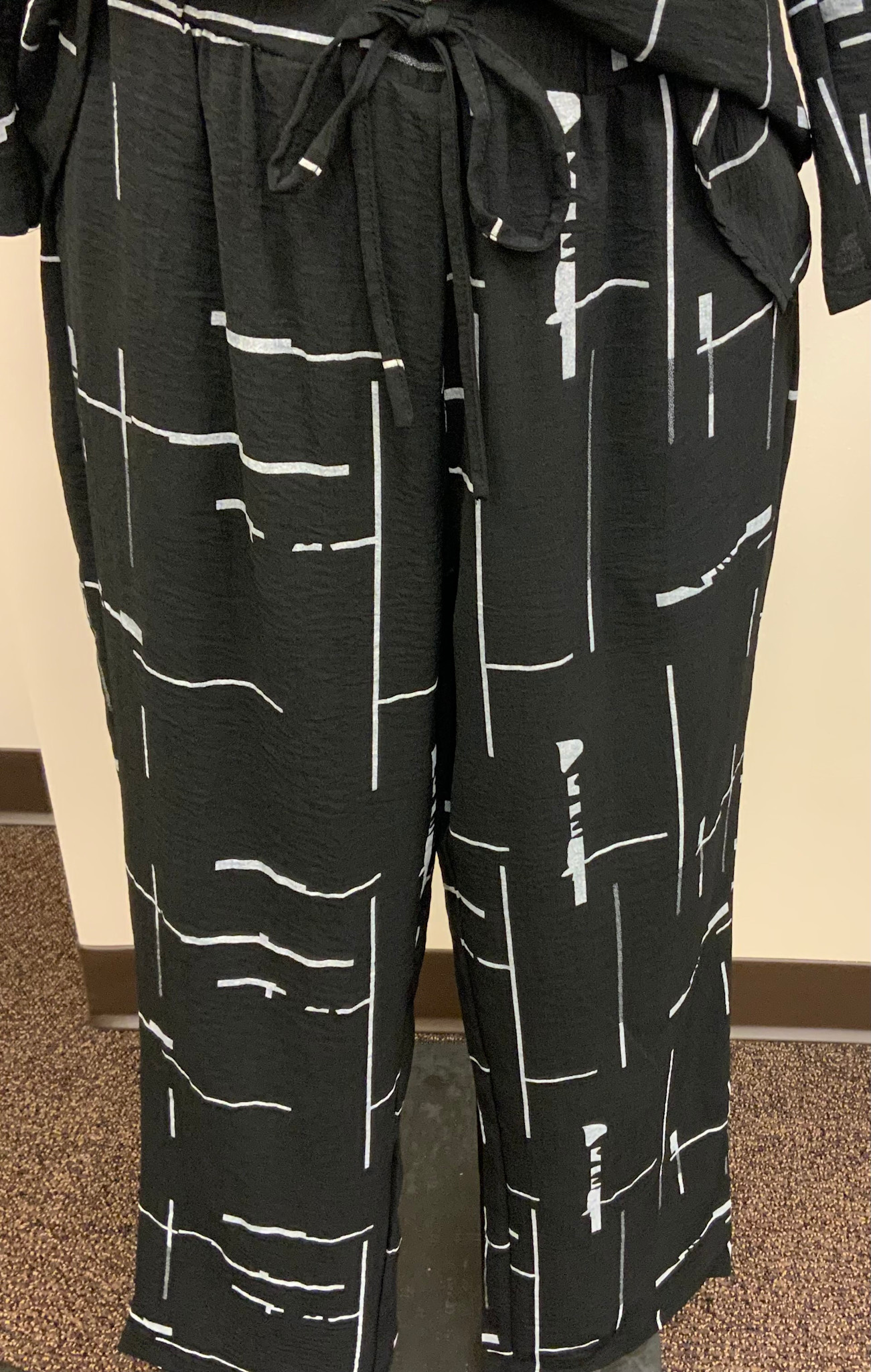 Creation AM388 Black/White Line Print Pull-Up Pant w/Pocket LE - Evelie ...