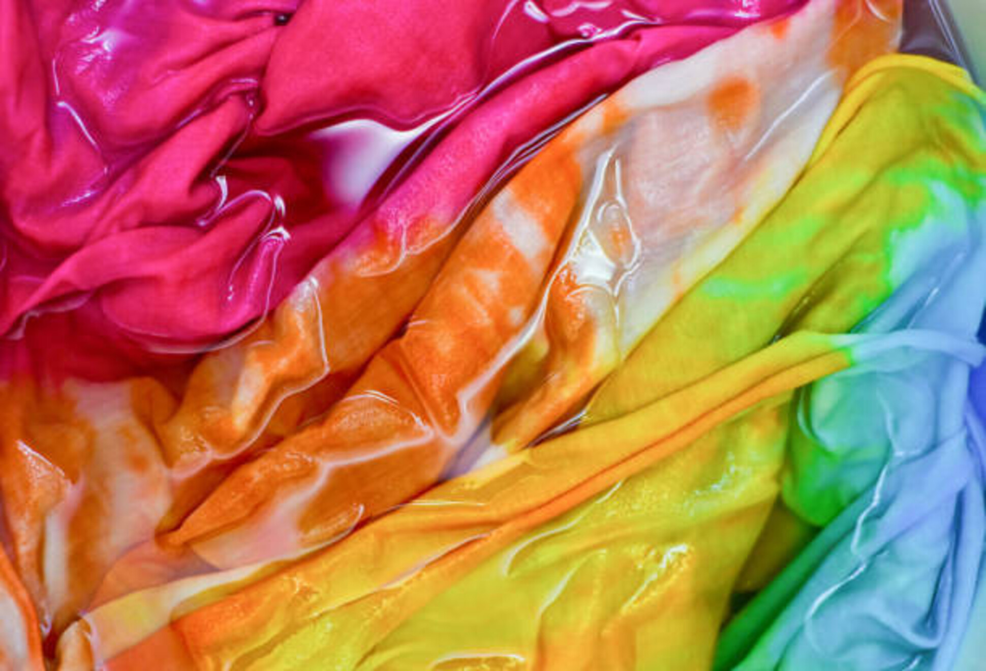 Starting with Fabric Painting & Dyeing – Beginner’s Guide & Tips ...