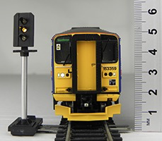 TRAIN TECH DCP UK DS3 Home Distant (R, Y, G) One-Touch DCC Signal (DS3 ...