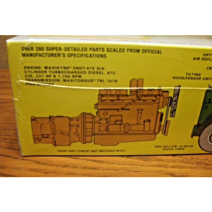 AMT 1/25 Mack R685ST Semi Tractor truck - www.acercmodels.com