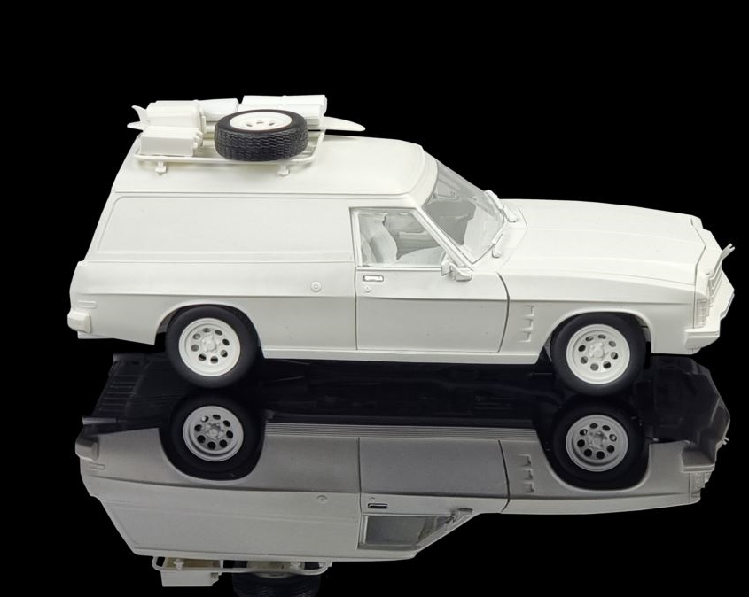 DDA 1:24 HJ PLASTIC KIT HOLDEN MAX'S CUSTOM PANEL VAN SEALED BODY ...