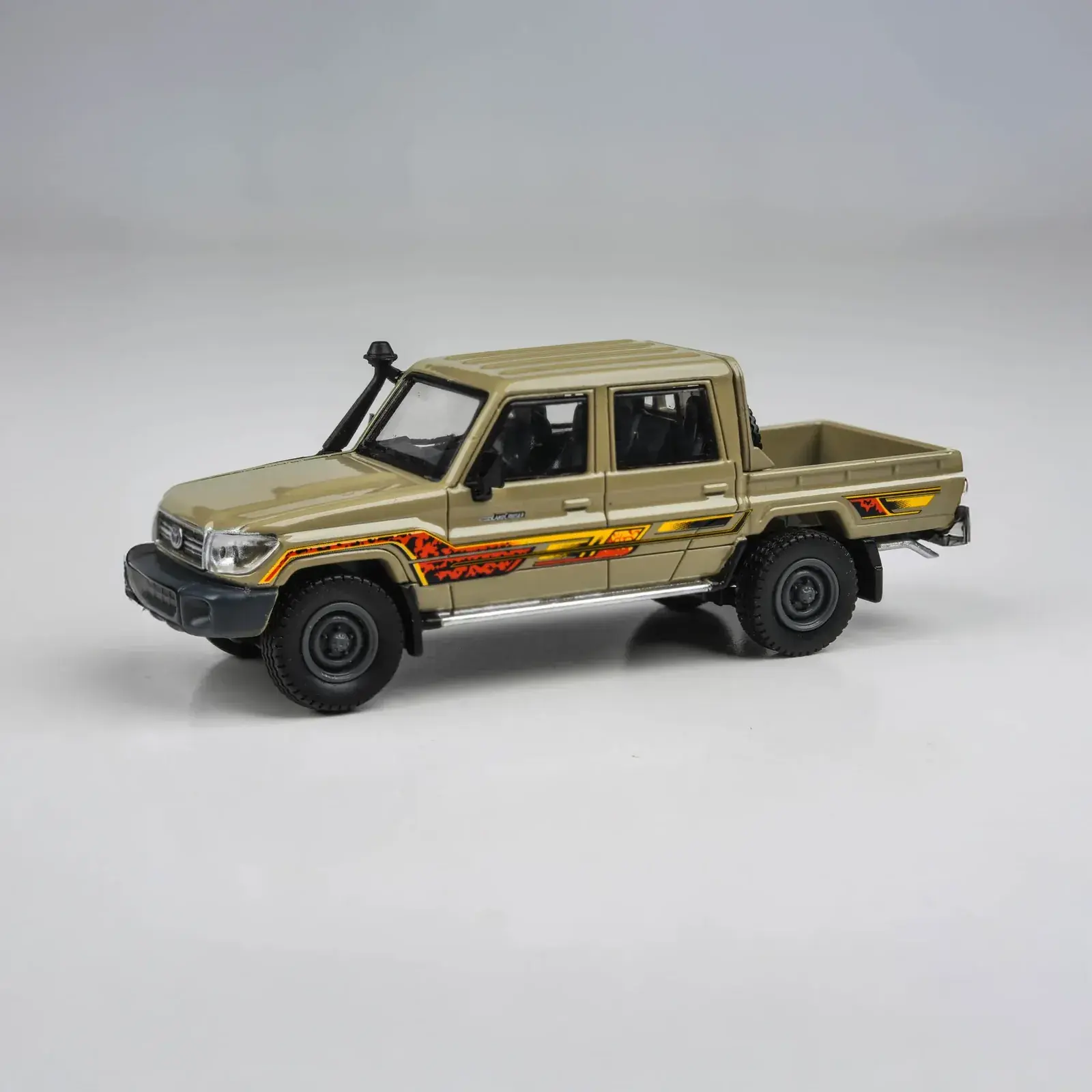 Para64 1/64 Toyota Land Cruiser 79 Sandy Taupe LHD Diecast Model Car ...