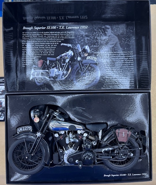 Minichamps 062135500 1/6 Brough Superior SS100 T.E. Lawrence Black ...