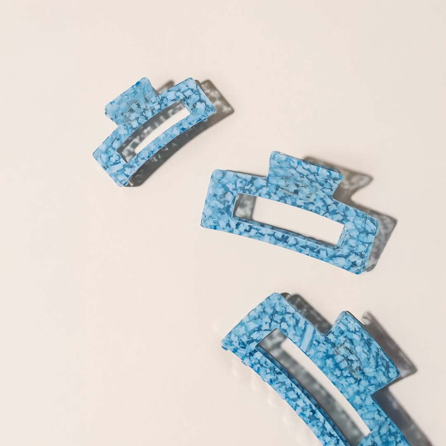 Pixie Woo | Grande Pince Collection Cloud | Style et Confort - INDUSTRIA Coiffure | Boutique