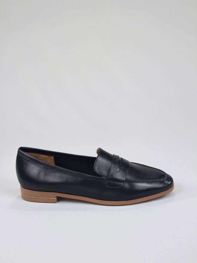 Loafers - Shoes - Footwear - Footloose Shoes - Victoria, BC - Footloose ...