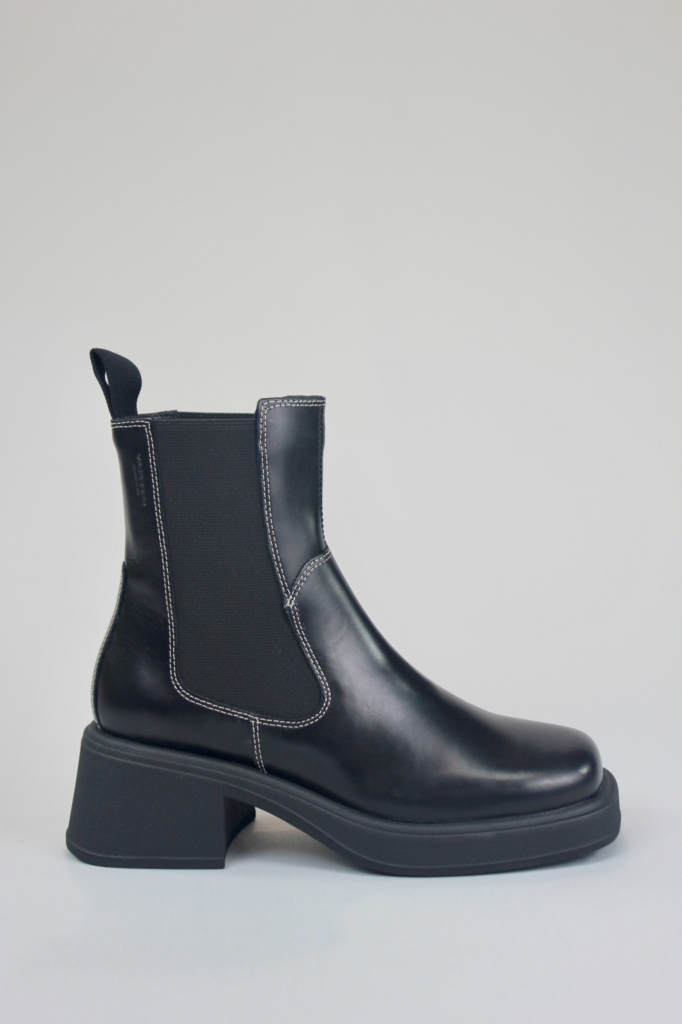 Vagabond Shoemakers - Dorah 5642-001 Chelsea Boot - Black / White ...