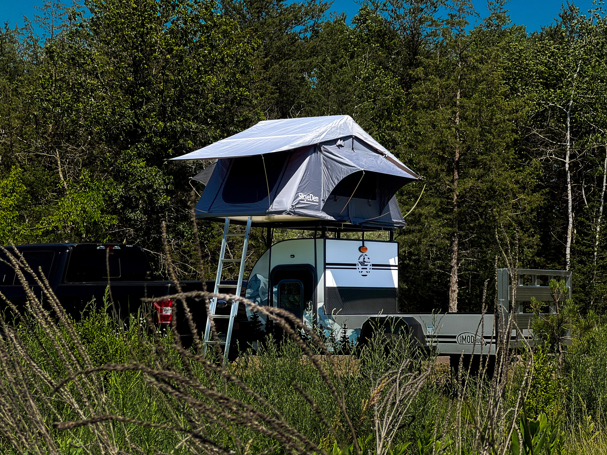 SkyeDen Rooftop Tent 2.7" and Awning - PleasureLand RV Wholesale