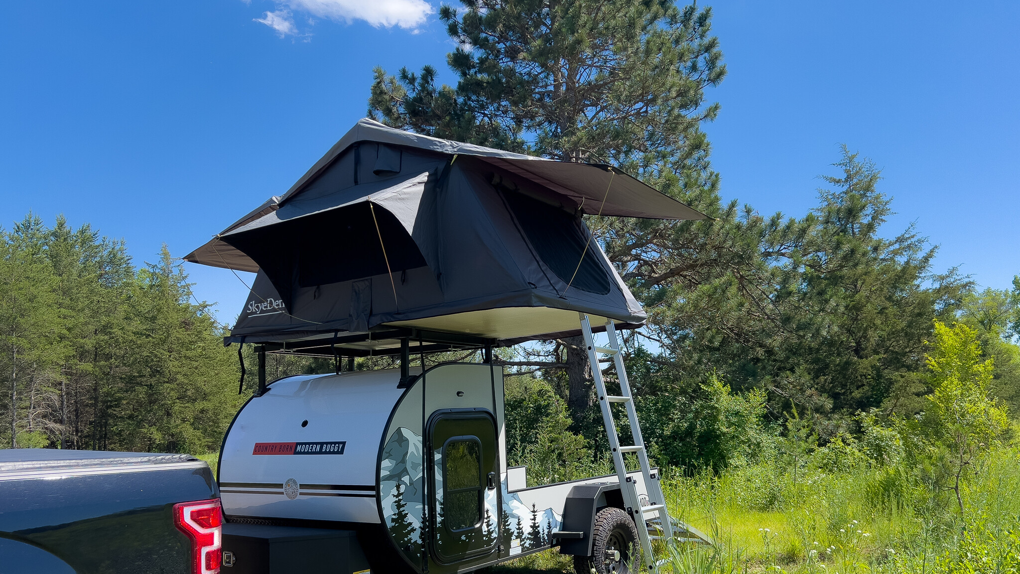 SkyeDen Rooftop Tent 2.7" and Awning - PleasureLand RV Wholesale