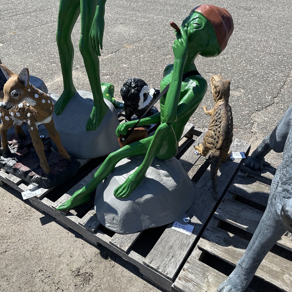 Smoking Alien - PleasureLand RV Wholesale