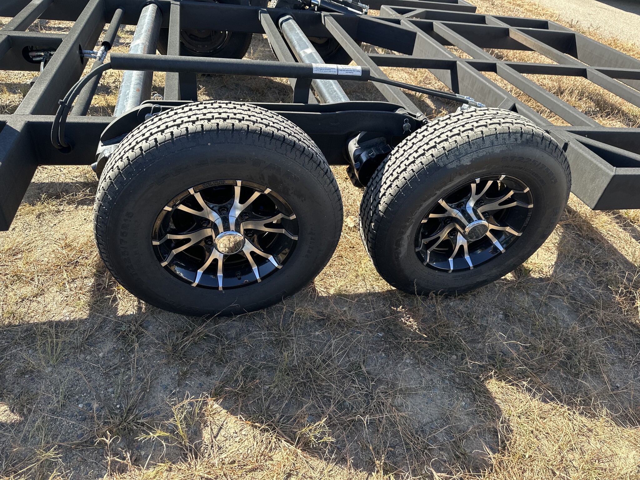 18' Hydraulic Fish House Frame - PleasureLand RV Wholesale