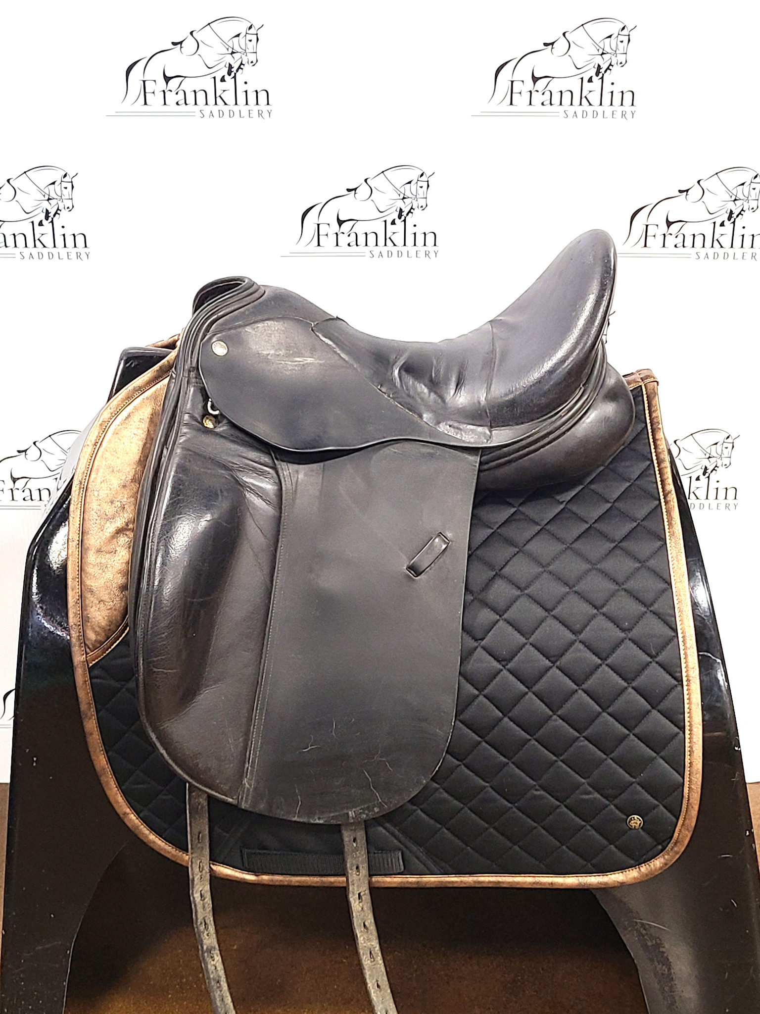 Frank Baines Omni Dressage Saddle 17" Seat Consignment #804 - Franklin ...