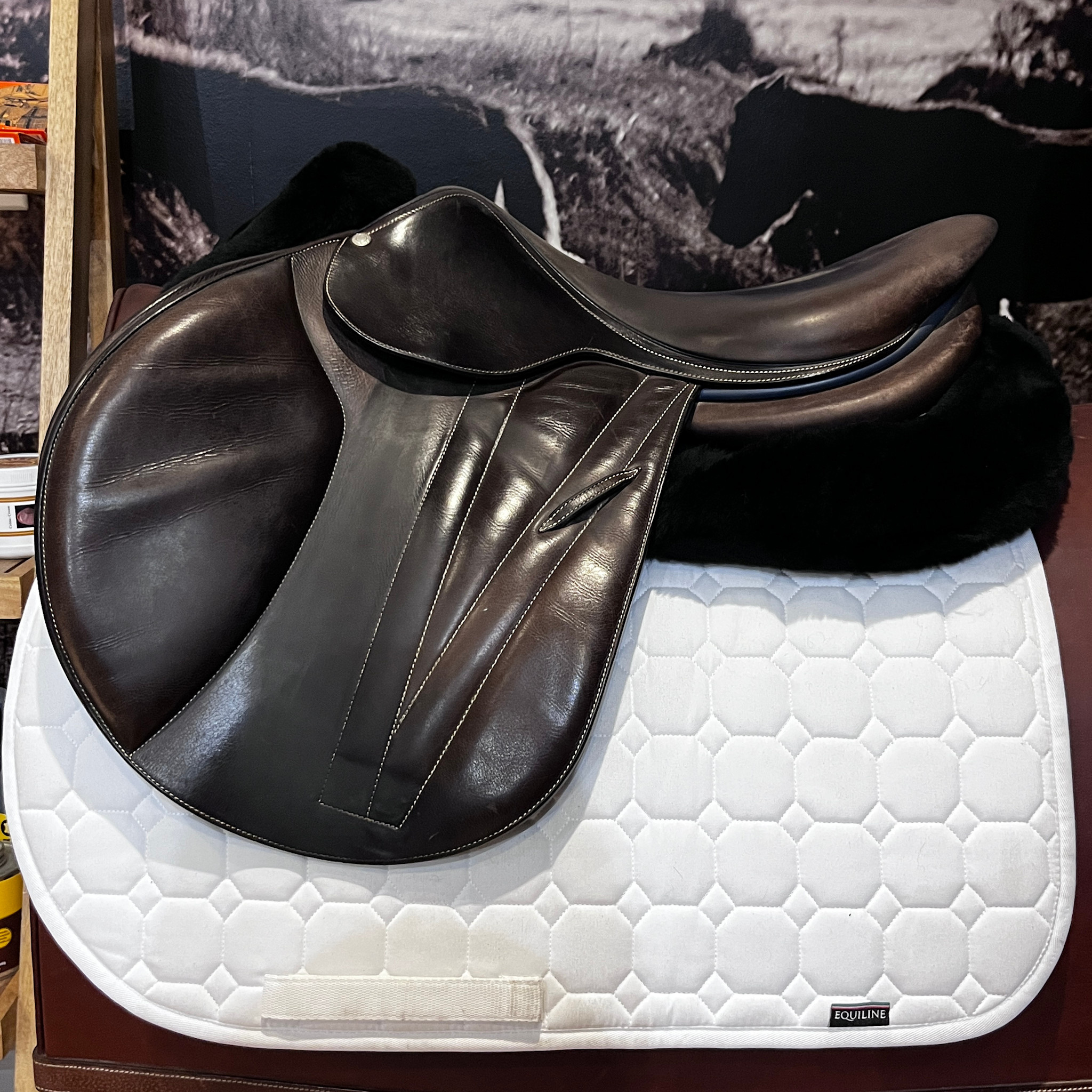 #20 16533 Consigned Butet, Premium, 18" L (Semi Flat Seat), 2.5L (long ...