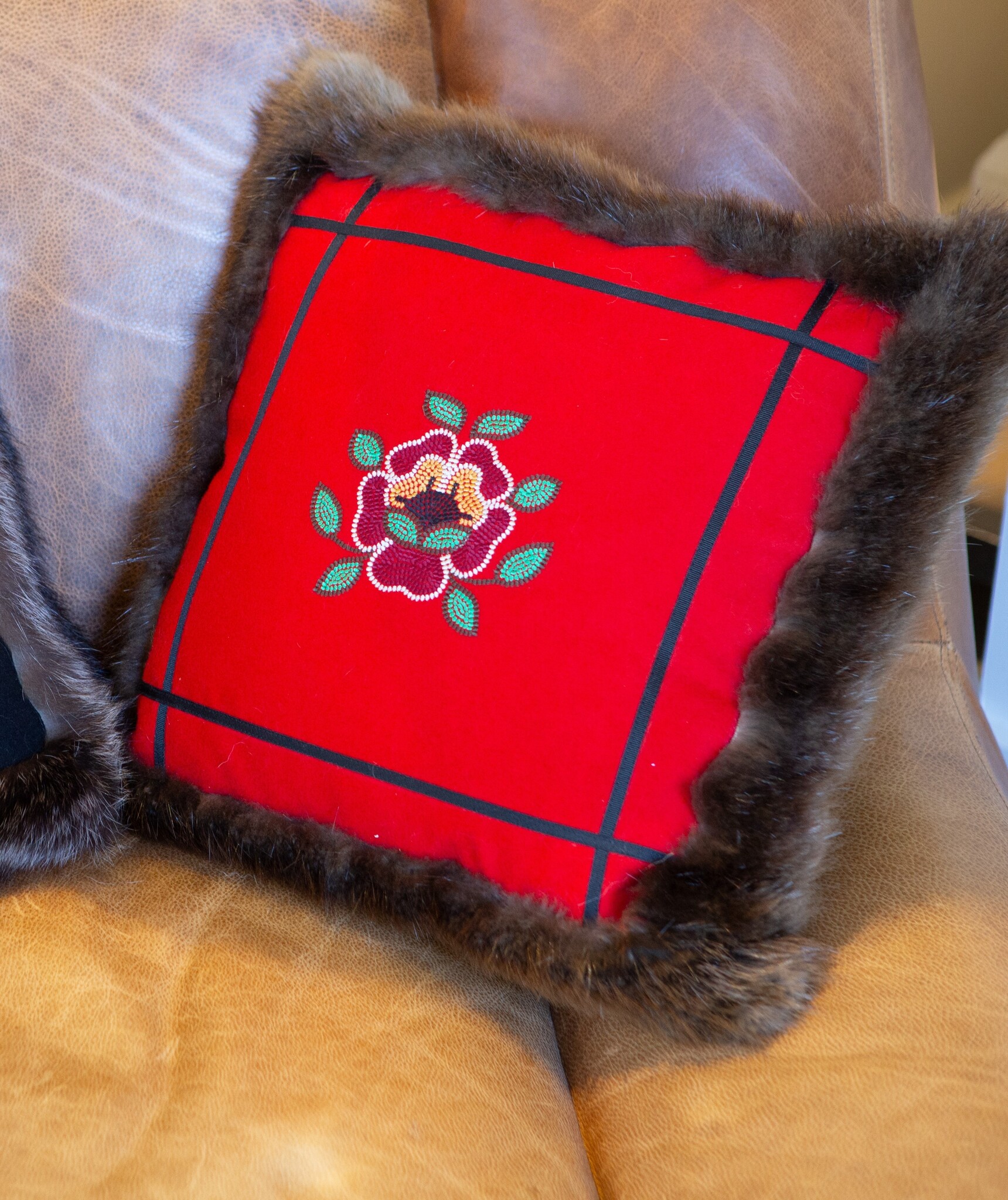 EMBROIDERED BEAVER FRAME PILLOW 16 x 16" - Cahill's