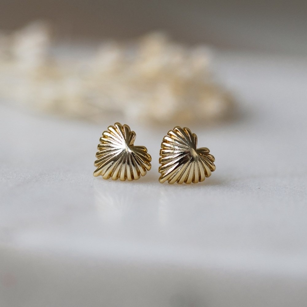 Glee Jewelry - Seashell Heart Studs - Castles & Cottages | Ciao Bella Boutique