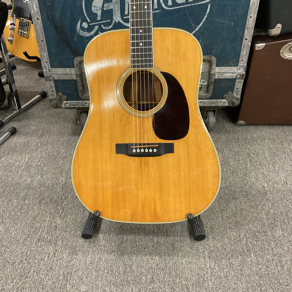 Normans Rare Guitars - Normans Rare Guitars