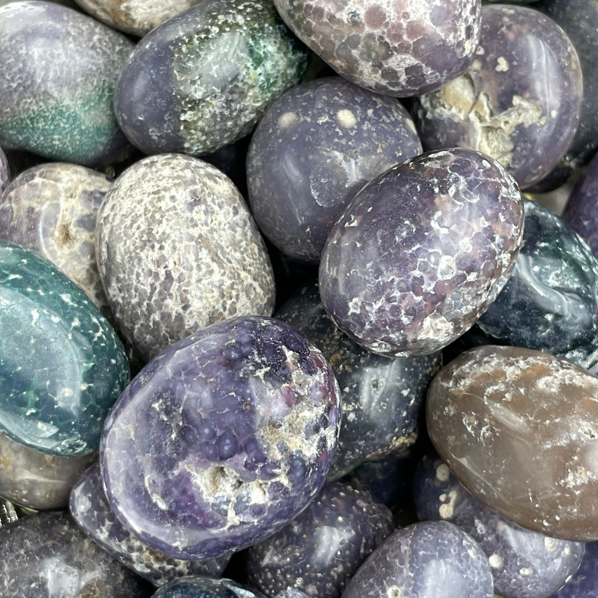 Stone Spinner Grape Agate - Omen - Psychic Parlor and Witchcraft Emporium