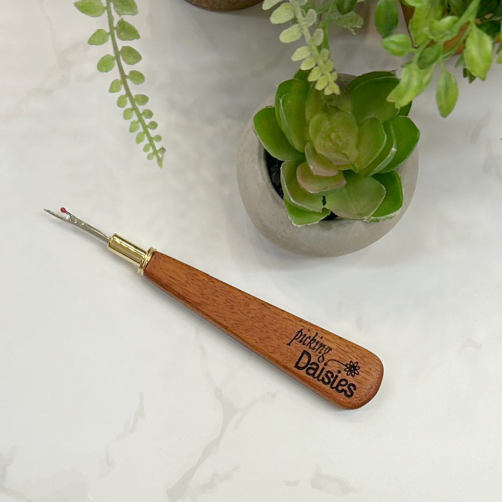Seam Ripper with Wood Handle, Picking Daisies - Picking Daisies