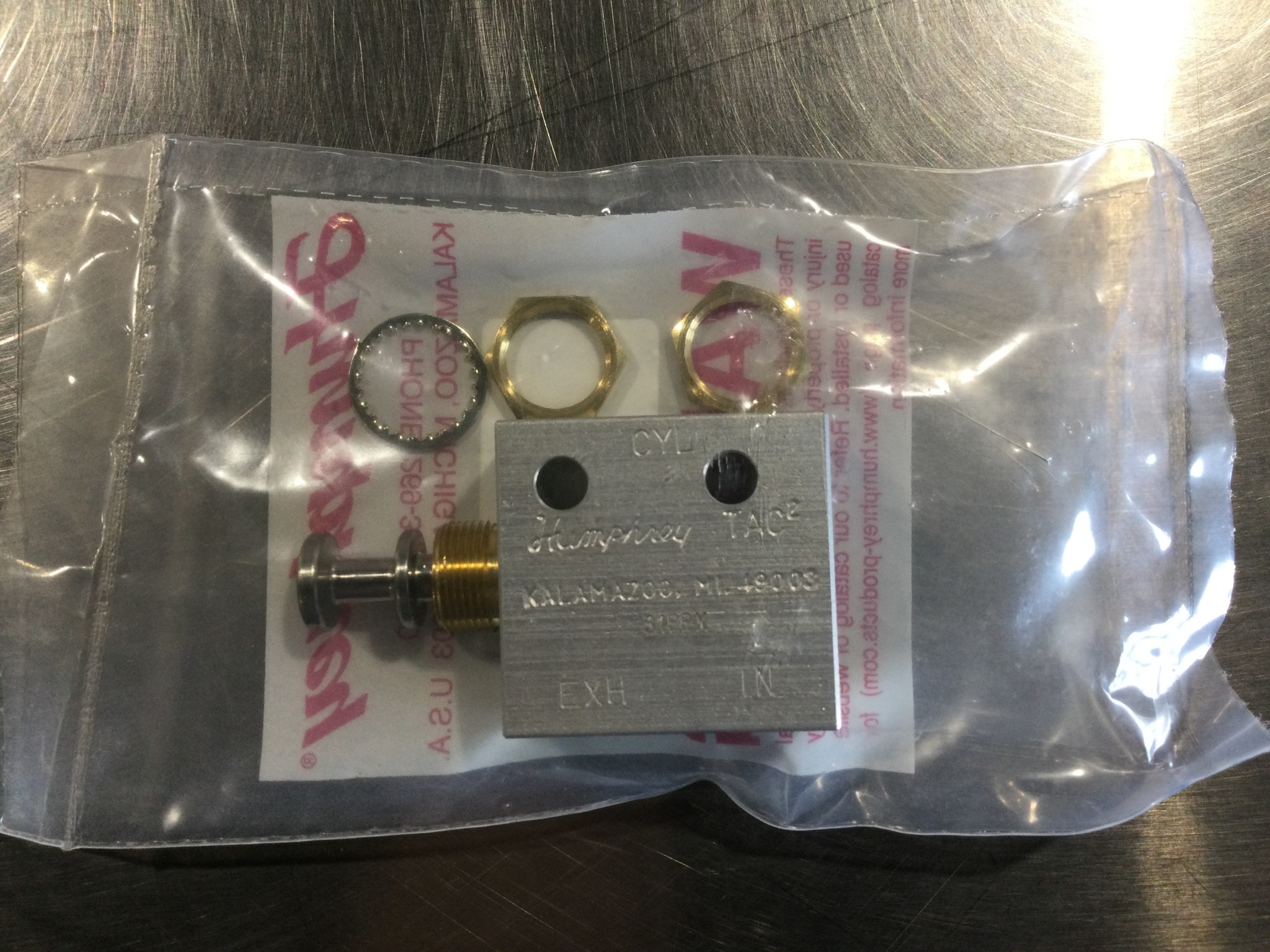 31PPX - 3-WAY PUSH/PULL BUTTON AIR VALVE - Progressive Dairy Service