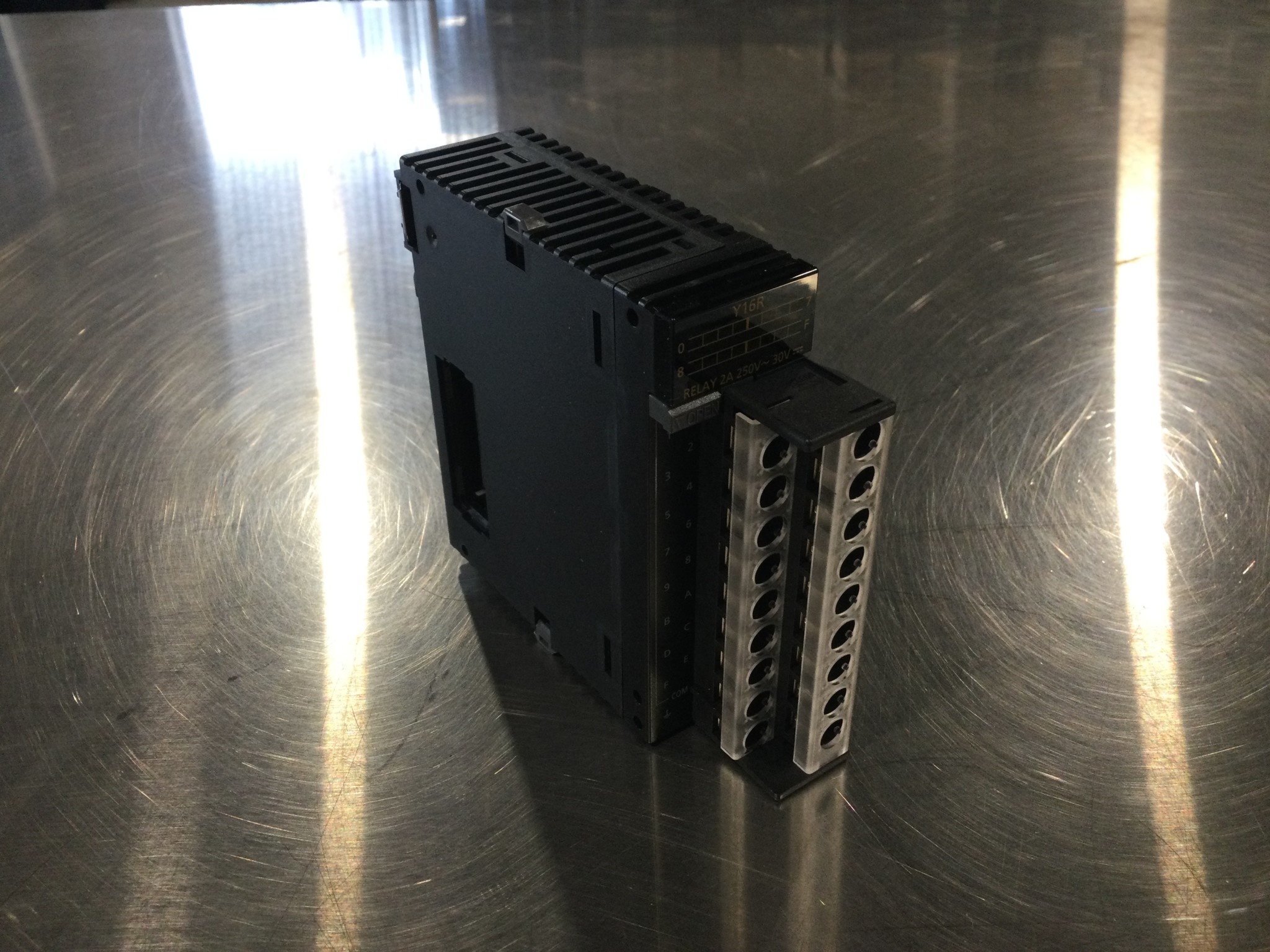 WHRL PANASONIC PLC DIN RAIL 16-RELAY SCREW TERMINAL OUTPUT MODULE ...