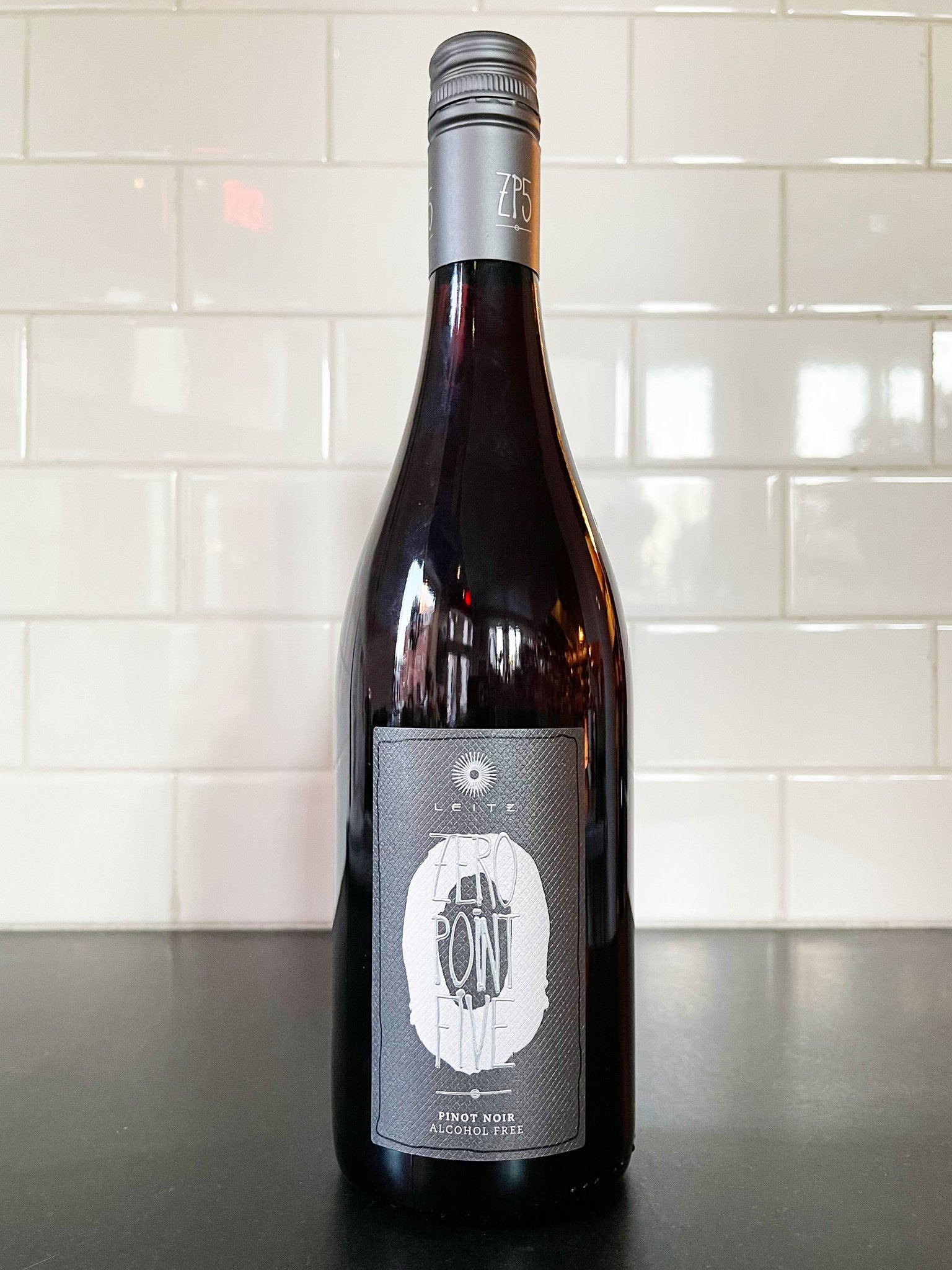 Eins Zwei Zero Pinot Noir - CORK