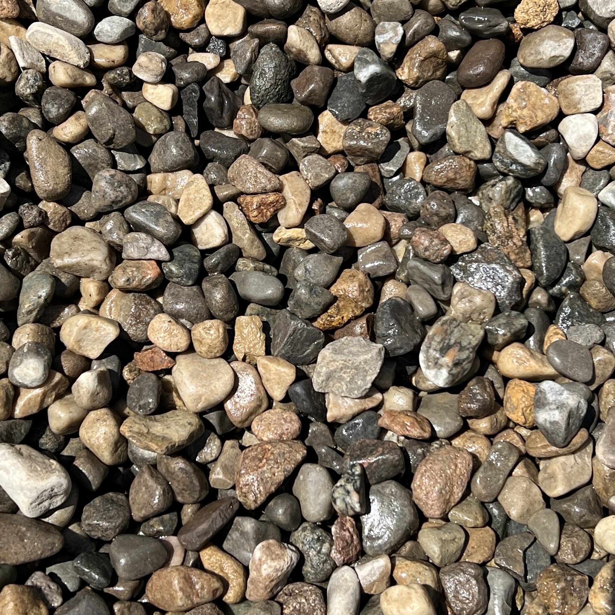 1/2" River Rock (1 Ton) - Pepiniere Cite des Jeunes