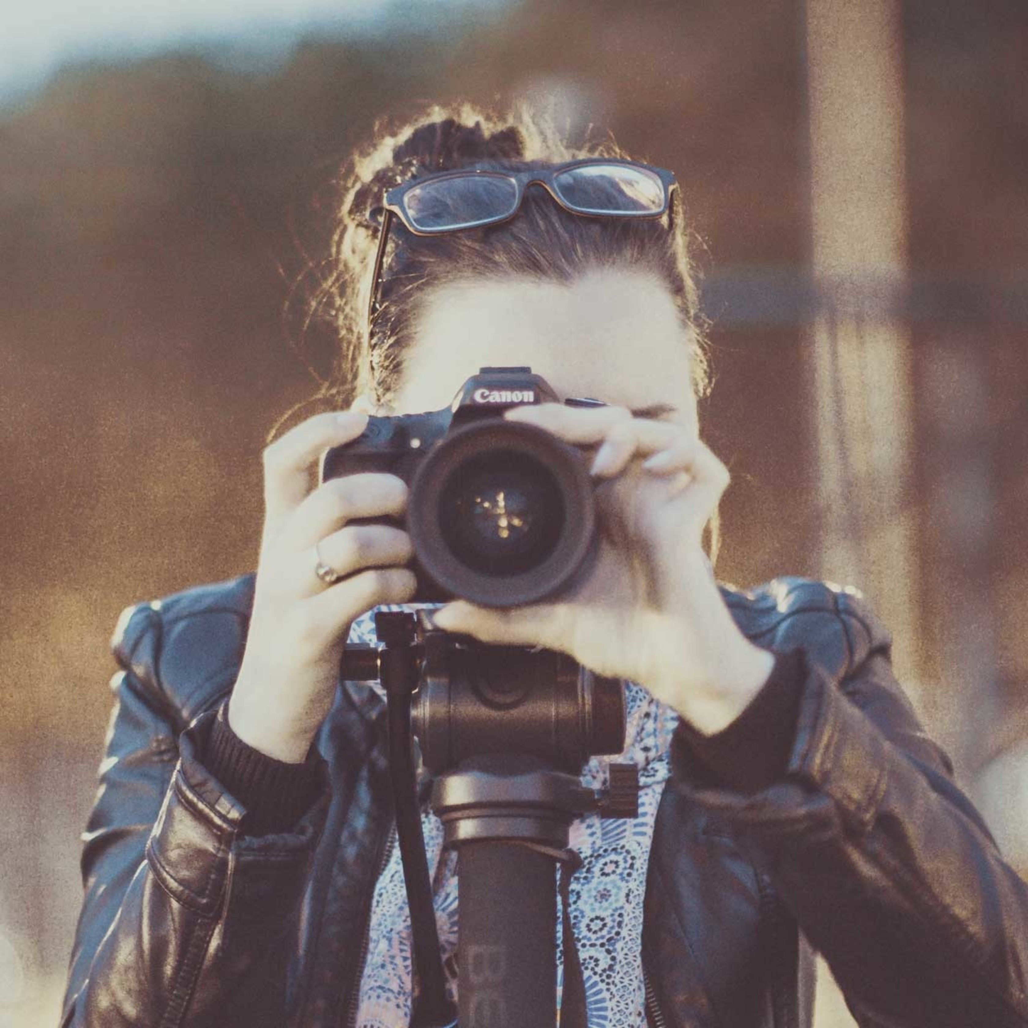 Looking Glass Photo & Camera - Looking Glass Photo & Camera