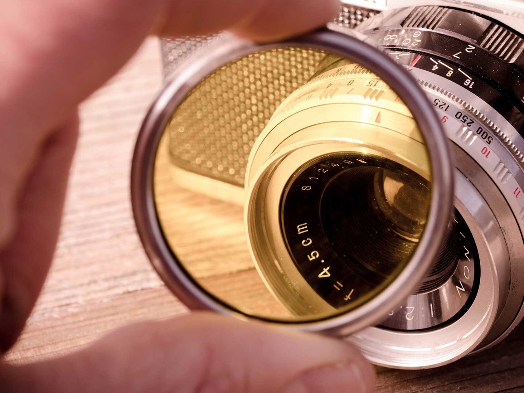 Looking Glass Photo & Camera - Looking Glass Photo & Camera