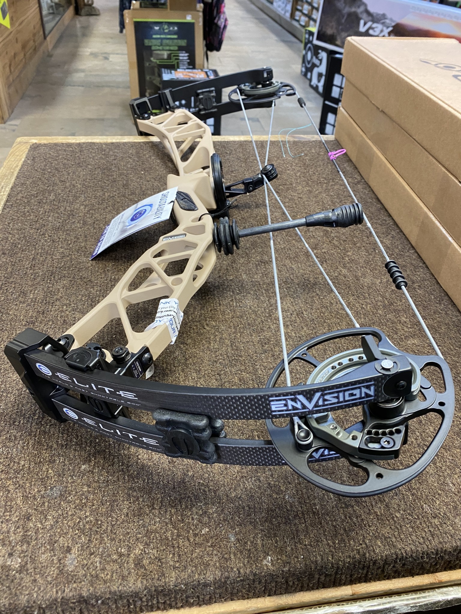 Elite Invision 70# 23 - 30.5" Mountain Tan RH - Antler River Archery