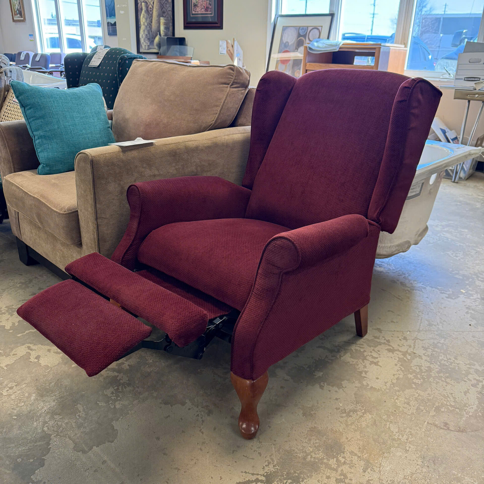 Red Reclining Chair - Habitat for Humanity ReStore - Thunder Bay