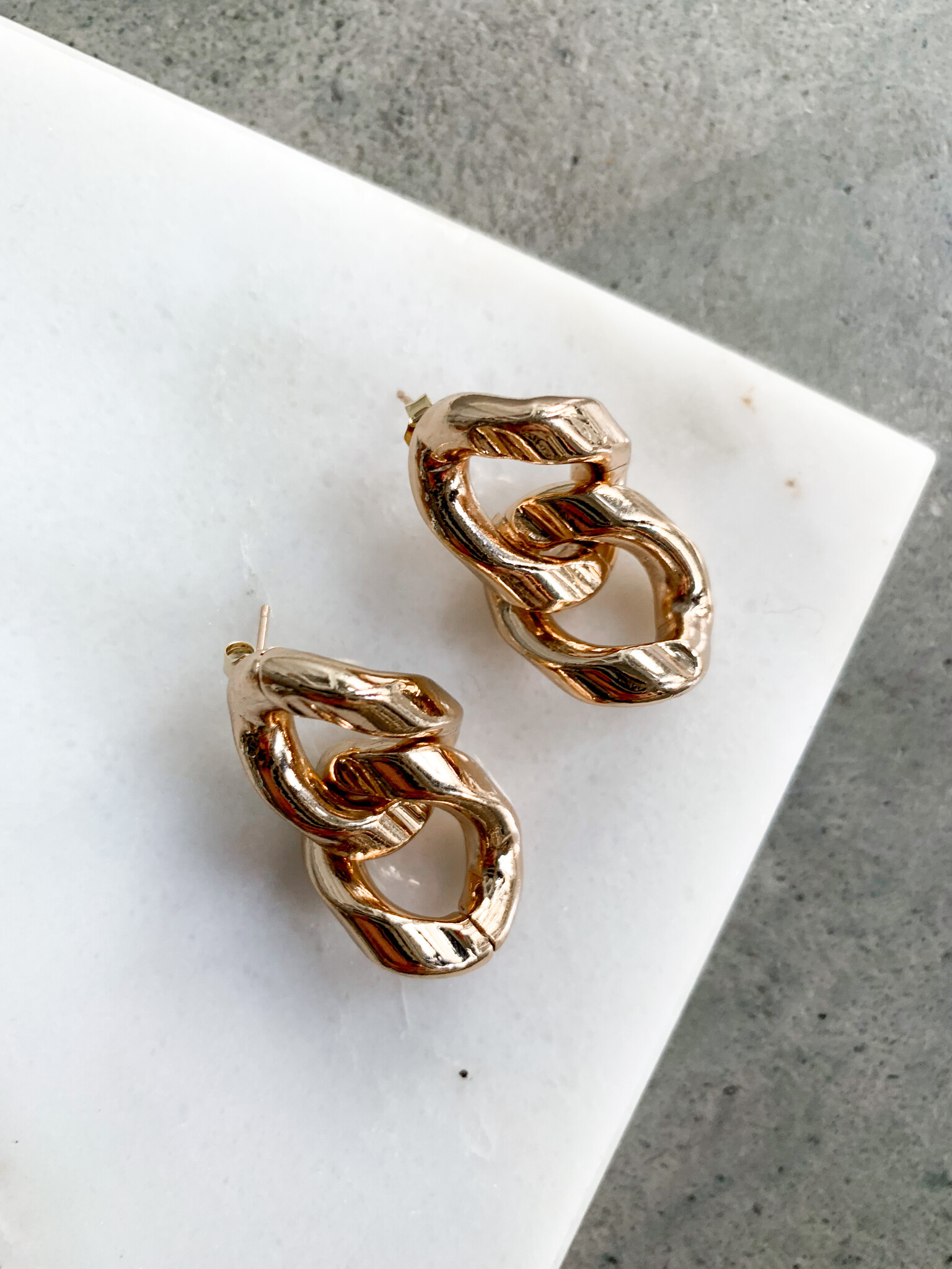 Chain Link Earrings - Elitaire Boutique