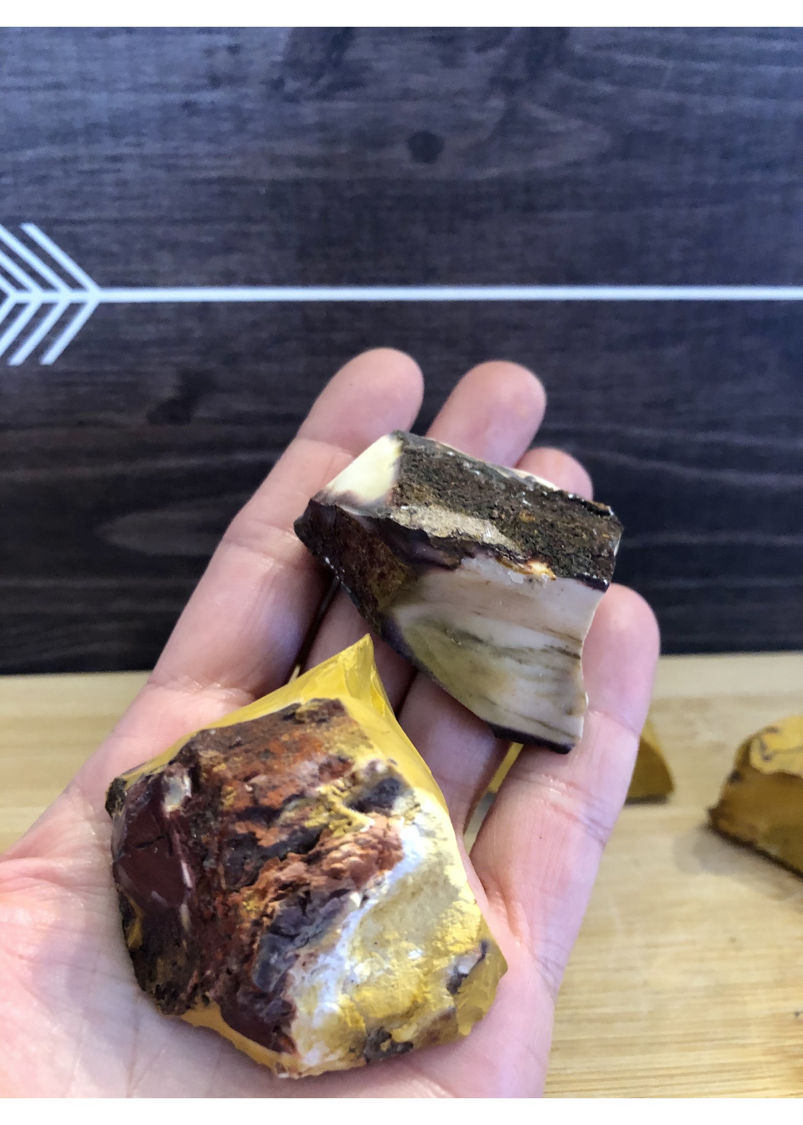 superb pieces of raw mookaite jasper - La Vie et Compagnie