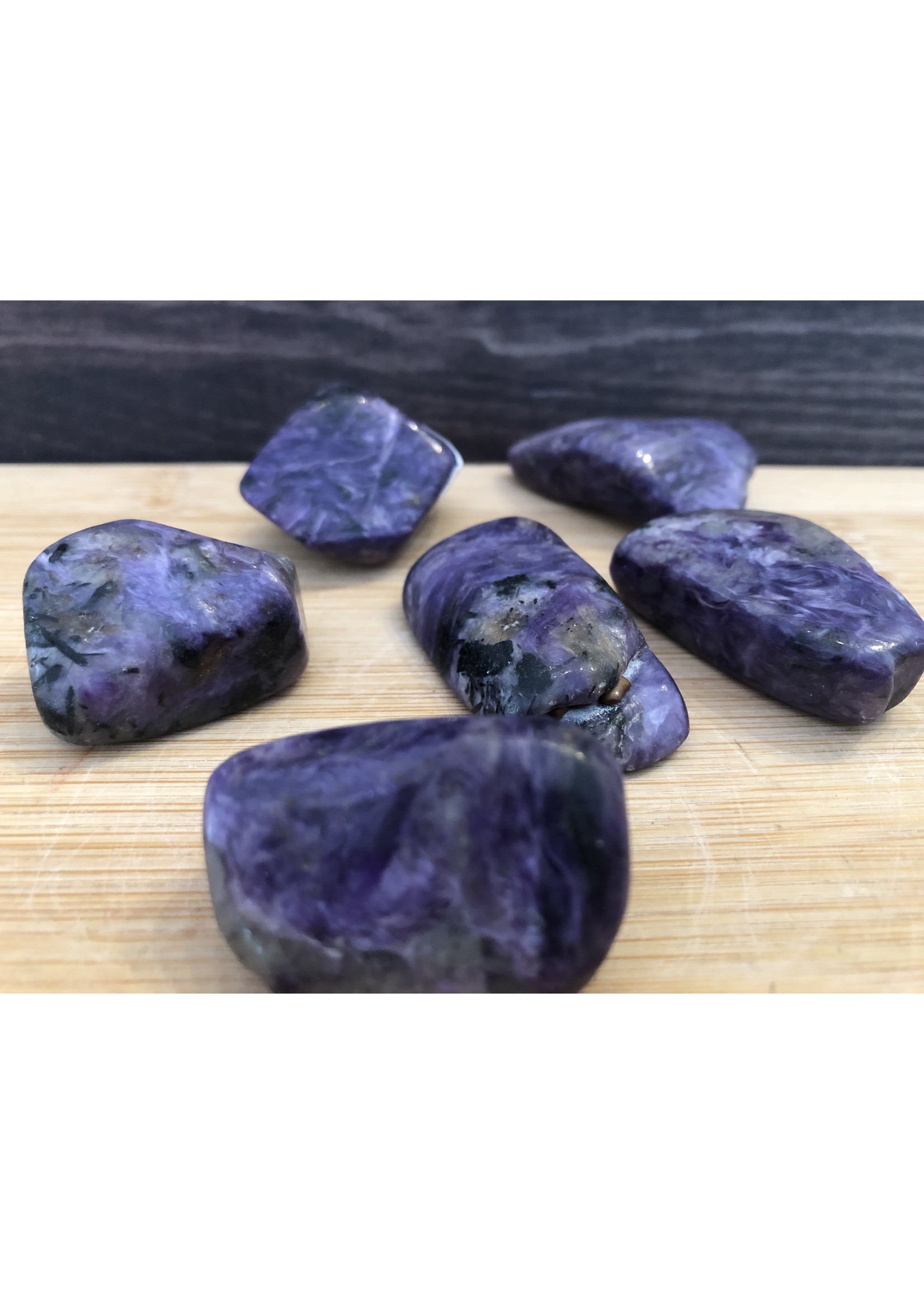 charoite tumbled stone - La Vie et Compagnie