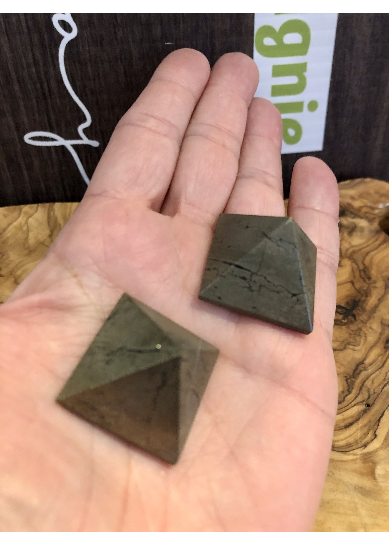 sparkling pyrite pyramid - La Vie et Compagnie