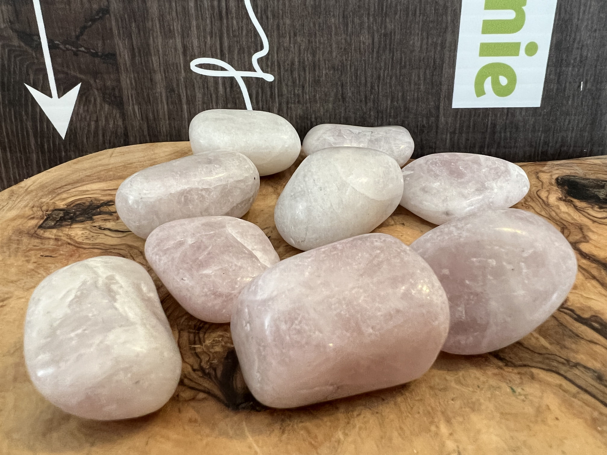 kunzite tumbled stone - La Vie et Compagnie