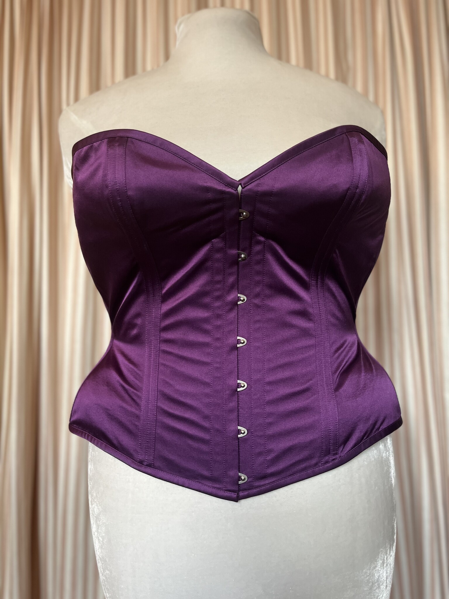 Limited Edition Amethyst Purple Satin Sweetheart 36 Dark Garden