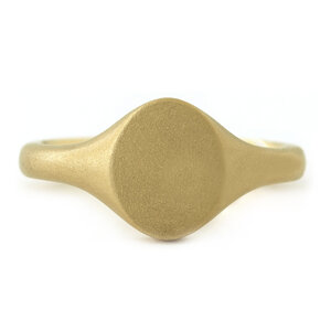 Rings made with 18K golds and platinum, featuring unique gemstones. - Baxter Moerman