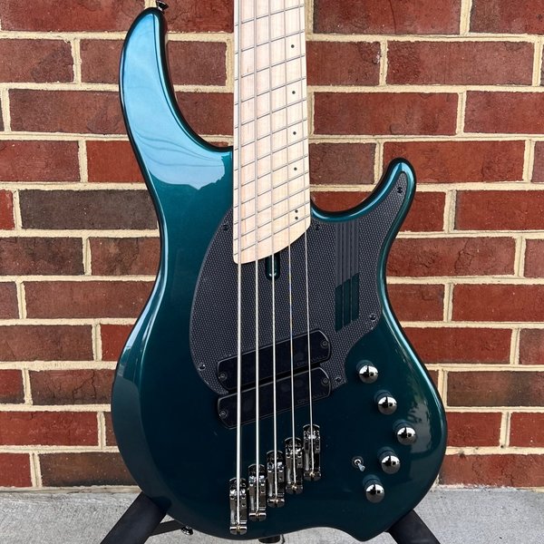 Bass Guitars - Music Loft of Wilmington
