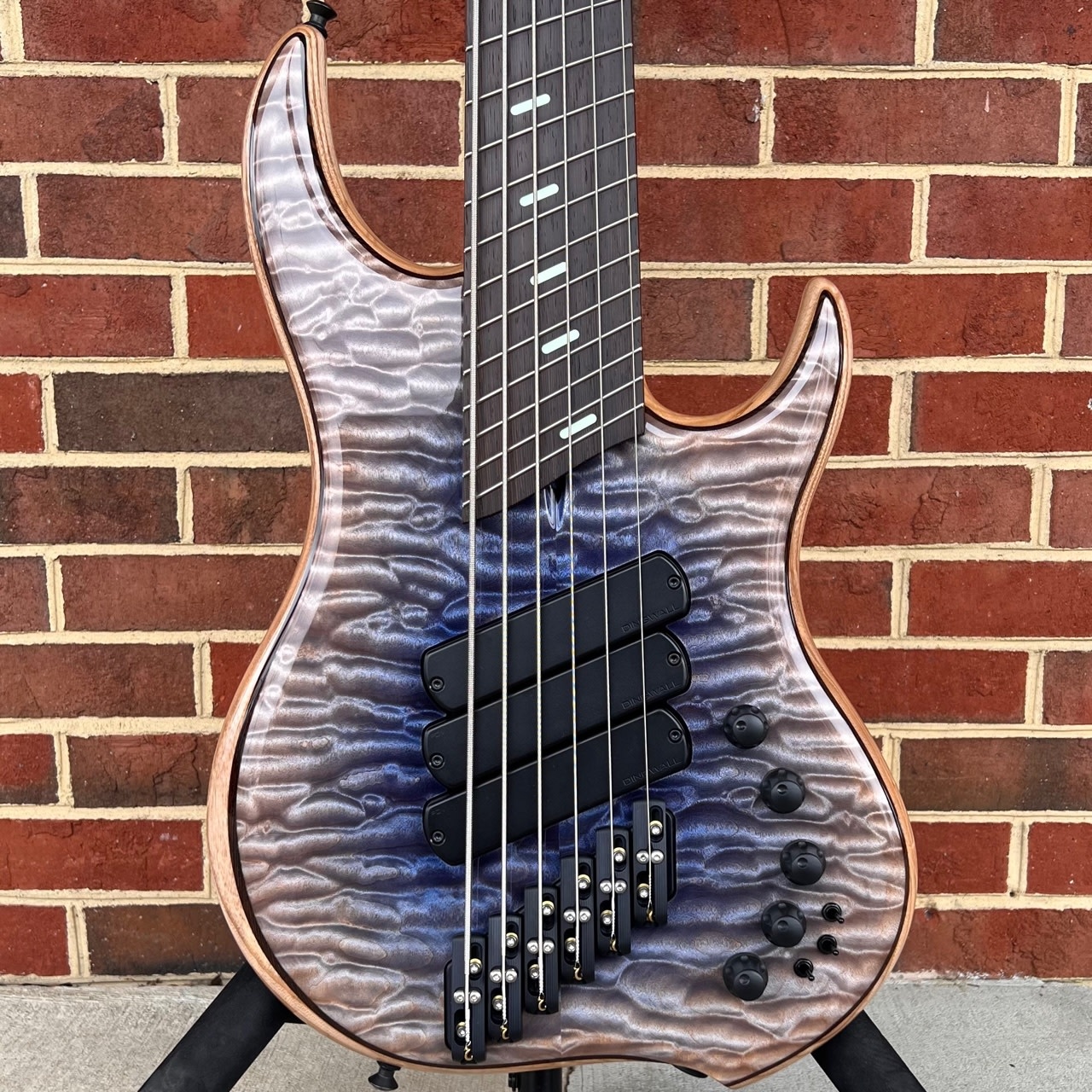 Dingwall Z3 Custom 6-String, Blue to Ashes Reverse Burst, Quilted Maple Top, Wenge Contrast ...